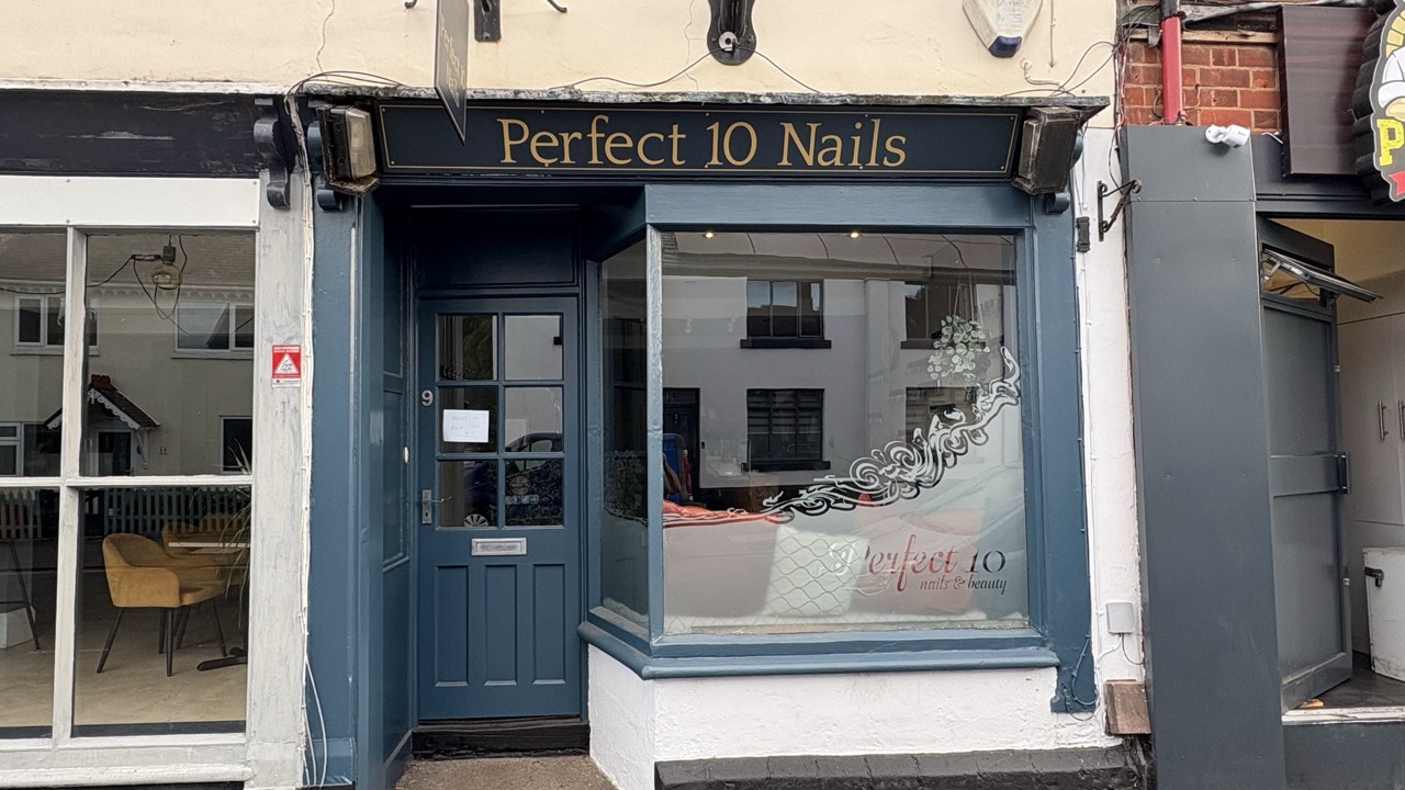 Perfect 10 Nails, Burbage Shopfront Signs Creation & Installation
